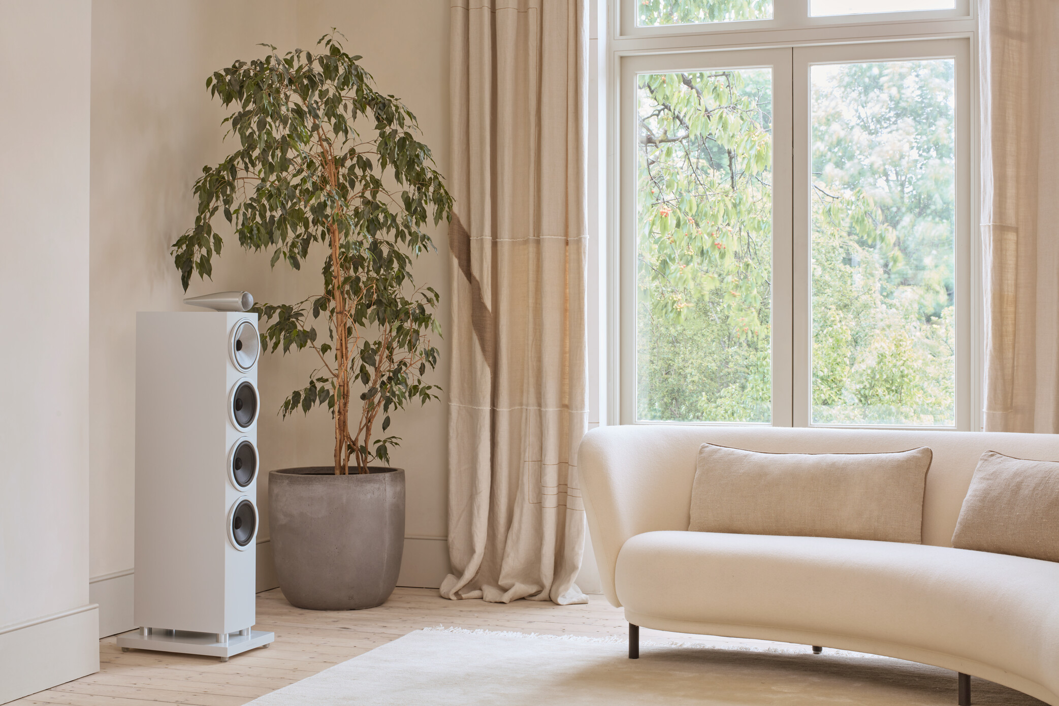 Low-B&W - 702 S3 Satin White - Lifestyle 17 - B&W Group (Schweiz)